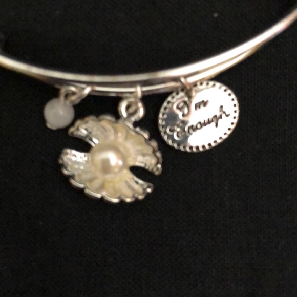 Avon | Jewelry | Avon Precious Charms Shell Bracelet | Poshmark